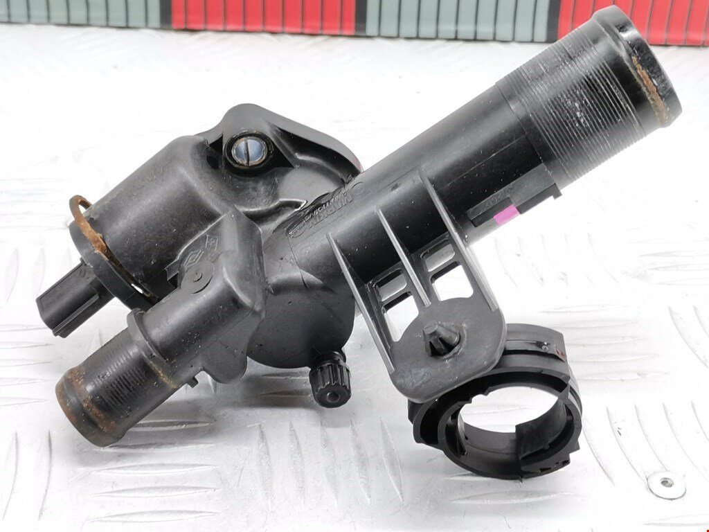 Корпус термостата Renault Clio 3 110605536R арт. 1665992