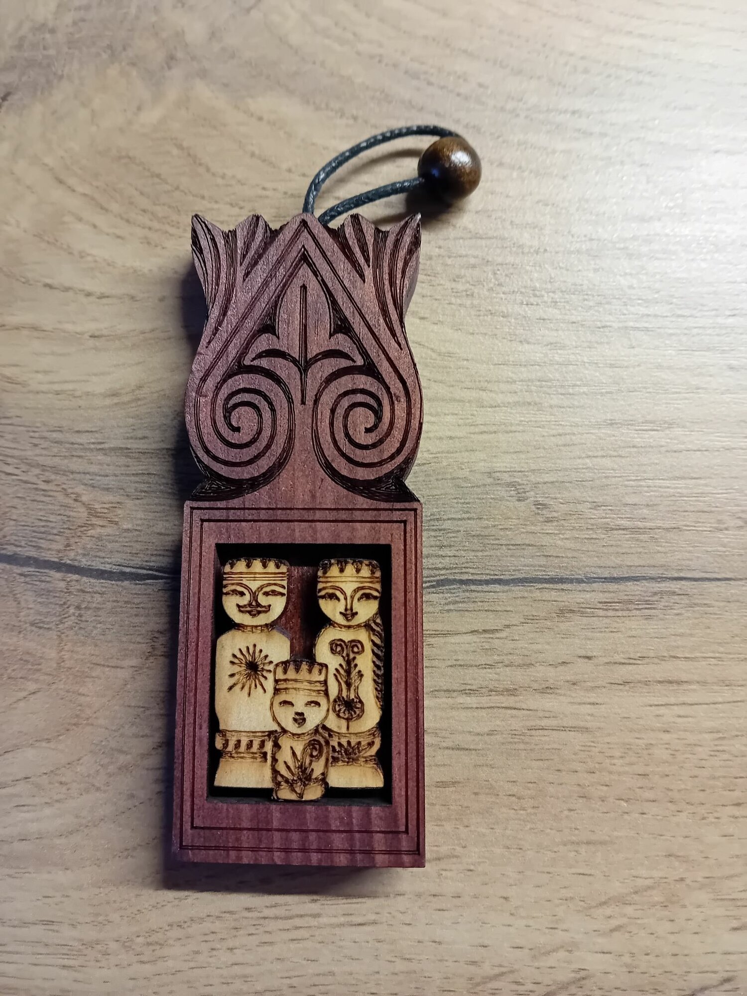 Оберег из дерева "Семья и Род"