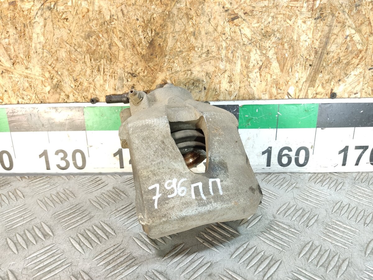 Суппорт передний правый SKODA Fabia 2007 2015 1K0615124D