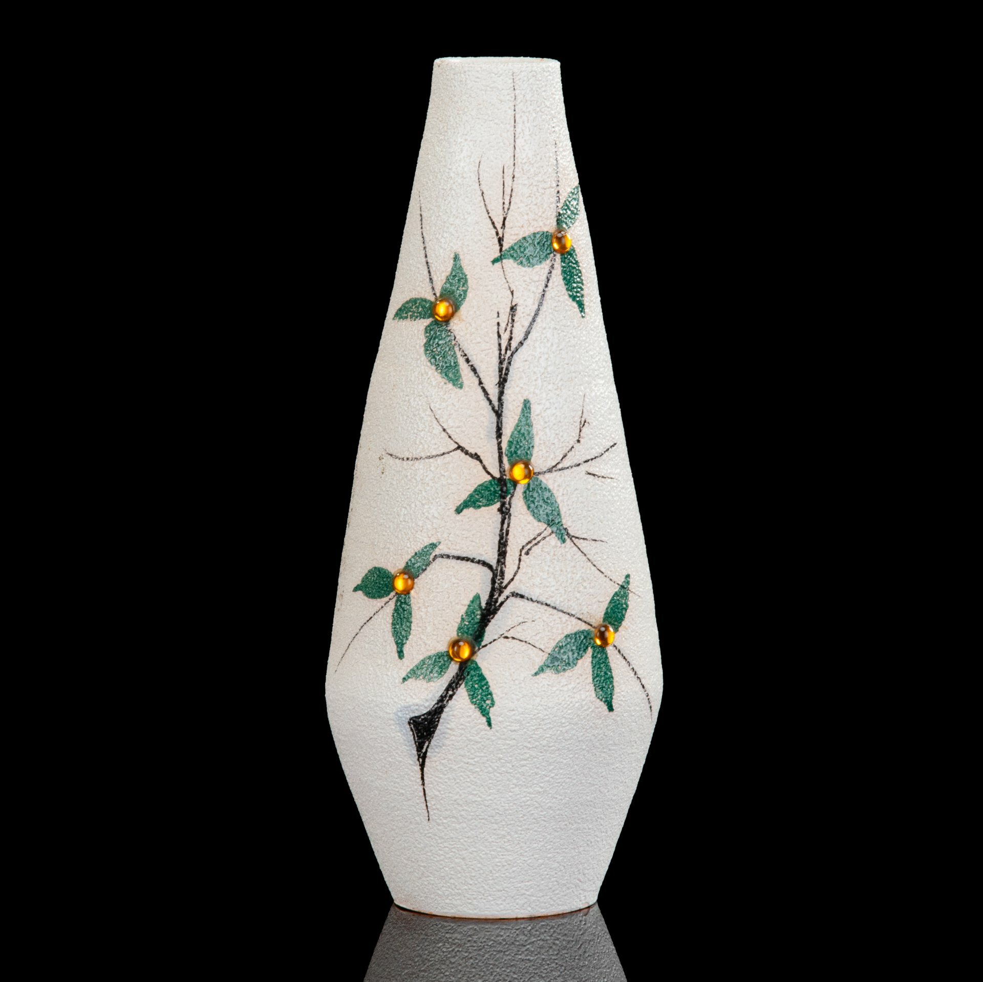 Ваза для цветов с растительным орнаментом на тулове, керамика, роспись