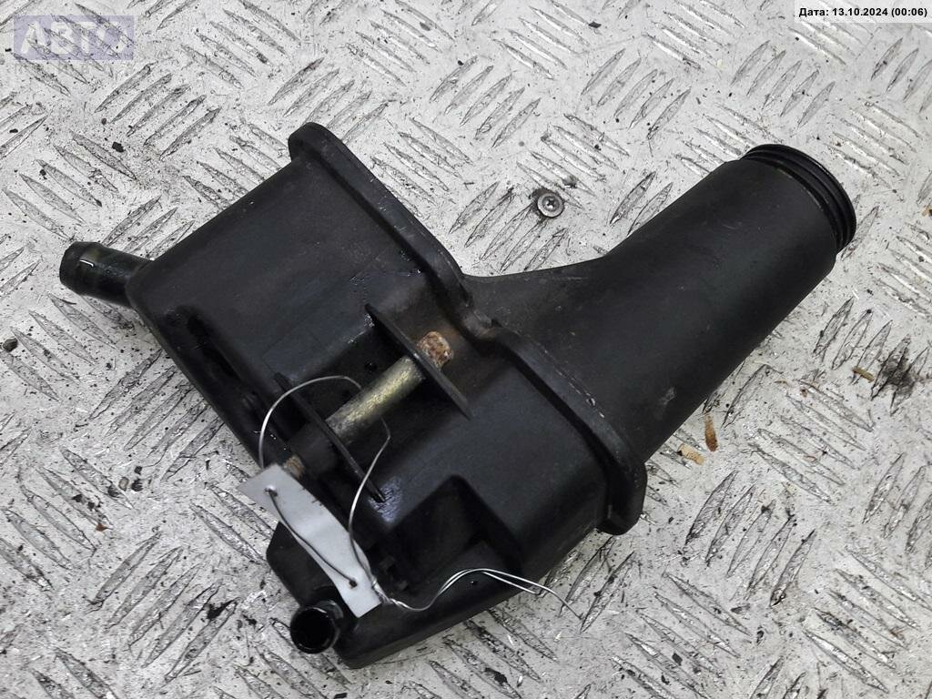 Бачок гидроусилителя Volkswagen Golf-3