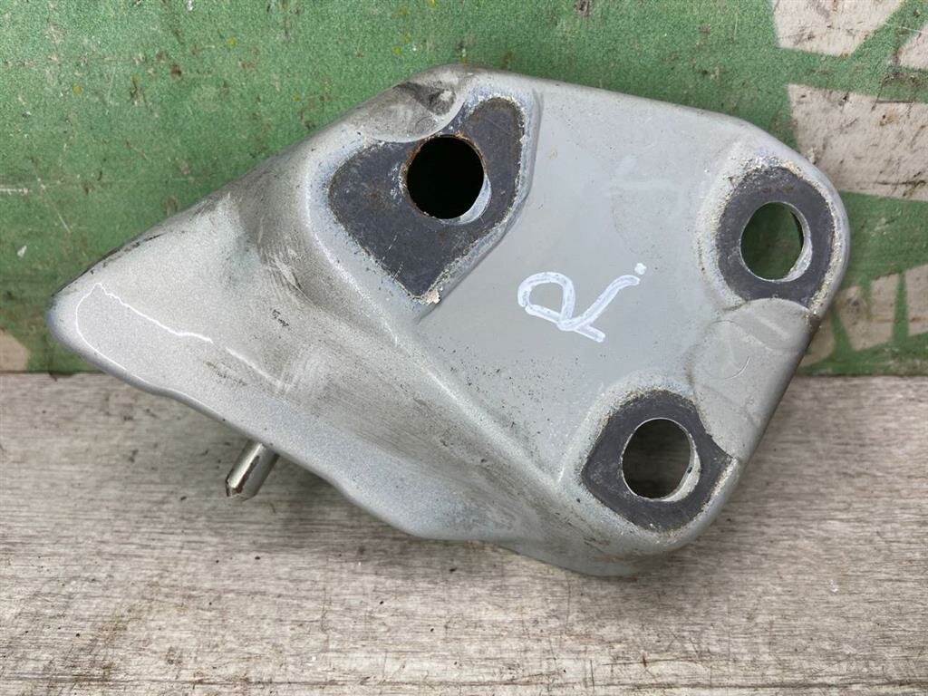 Кронштейн (сопут. товар) VW Golf 4 Bora 97-05