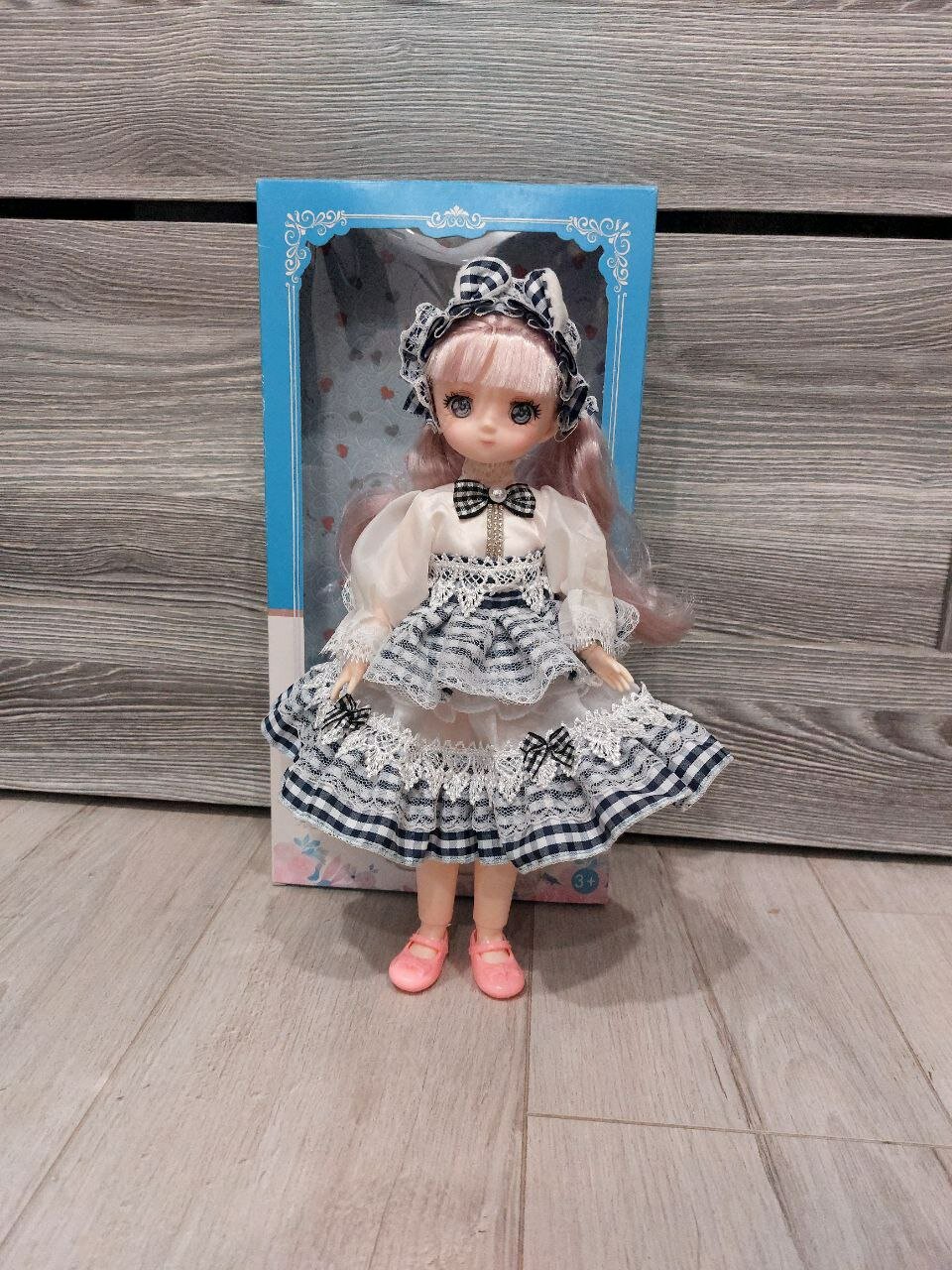 Кукла шарнирная коллекционная 30 см в подарочной упаковке