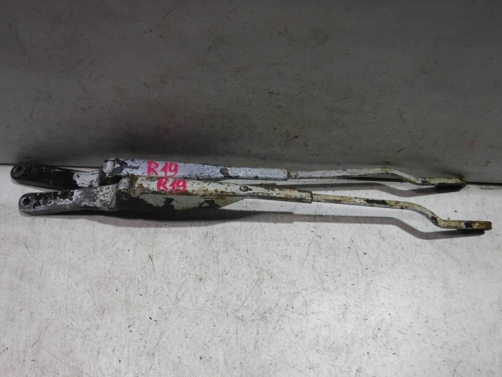 Поводок стеклоочистителя Renault 19