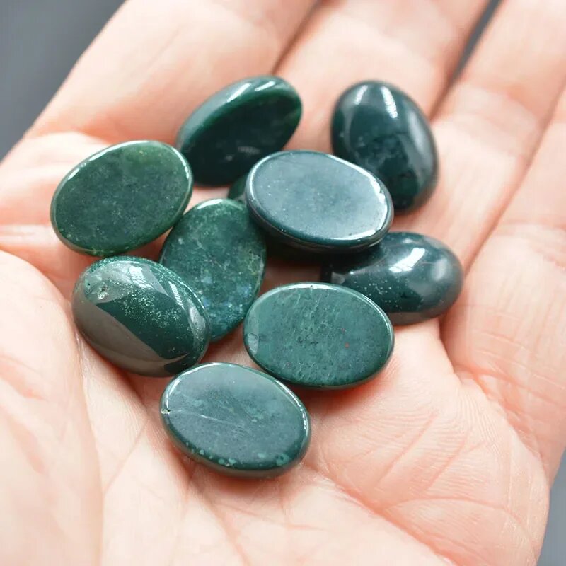 Лазурит кабошон 2 шт. Изумрудный, зеленый