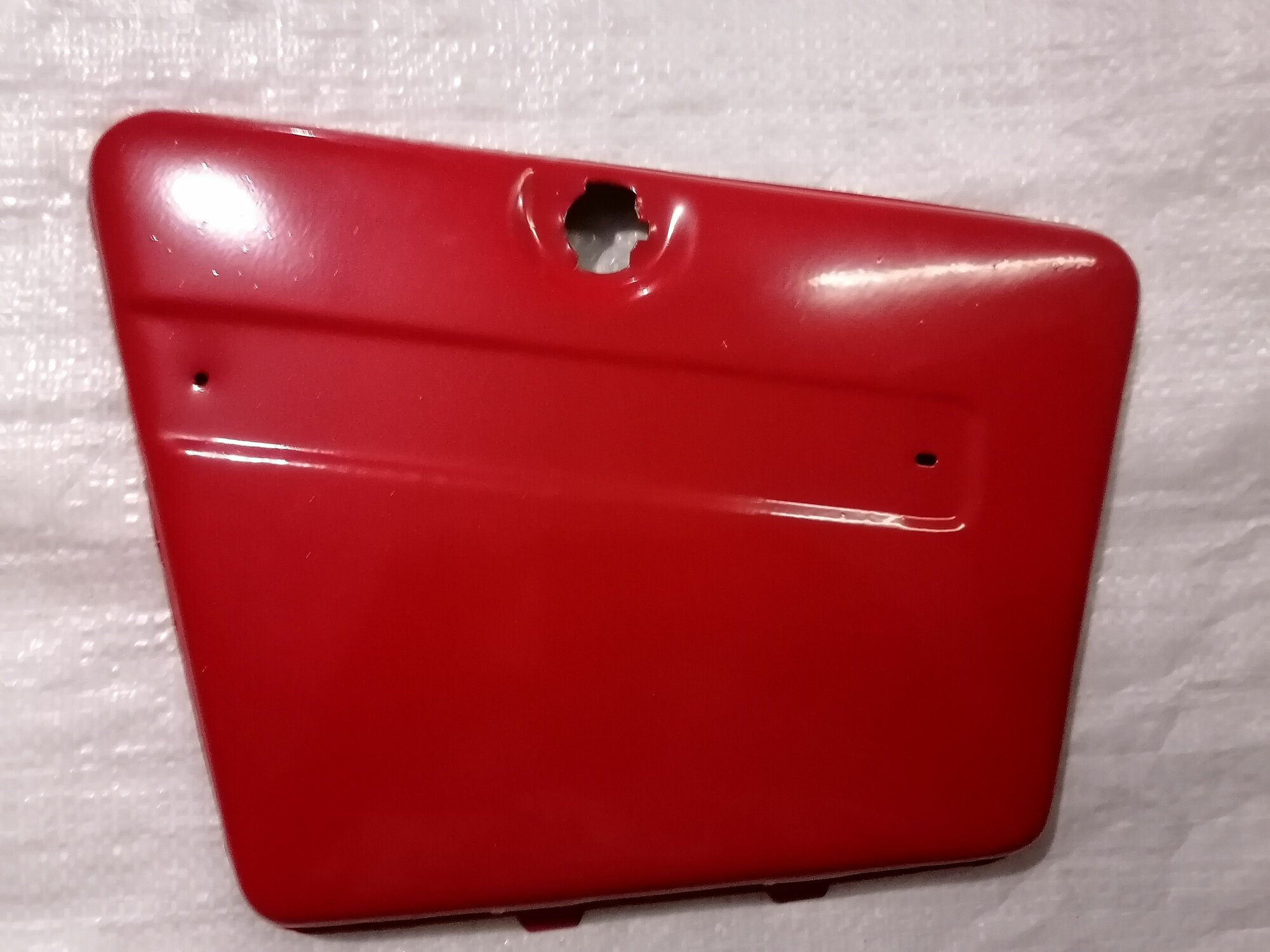 Крышка правая бокового кармана бардачка ИЖ Юпитер Планета 5