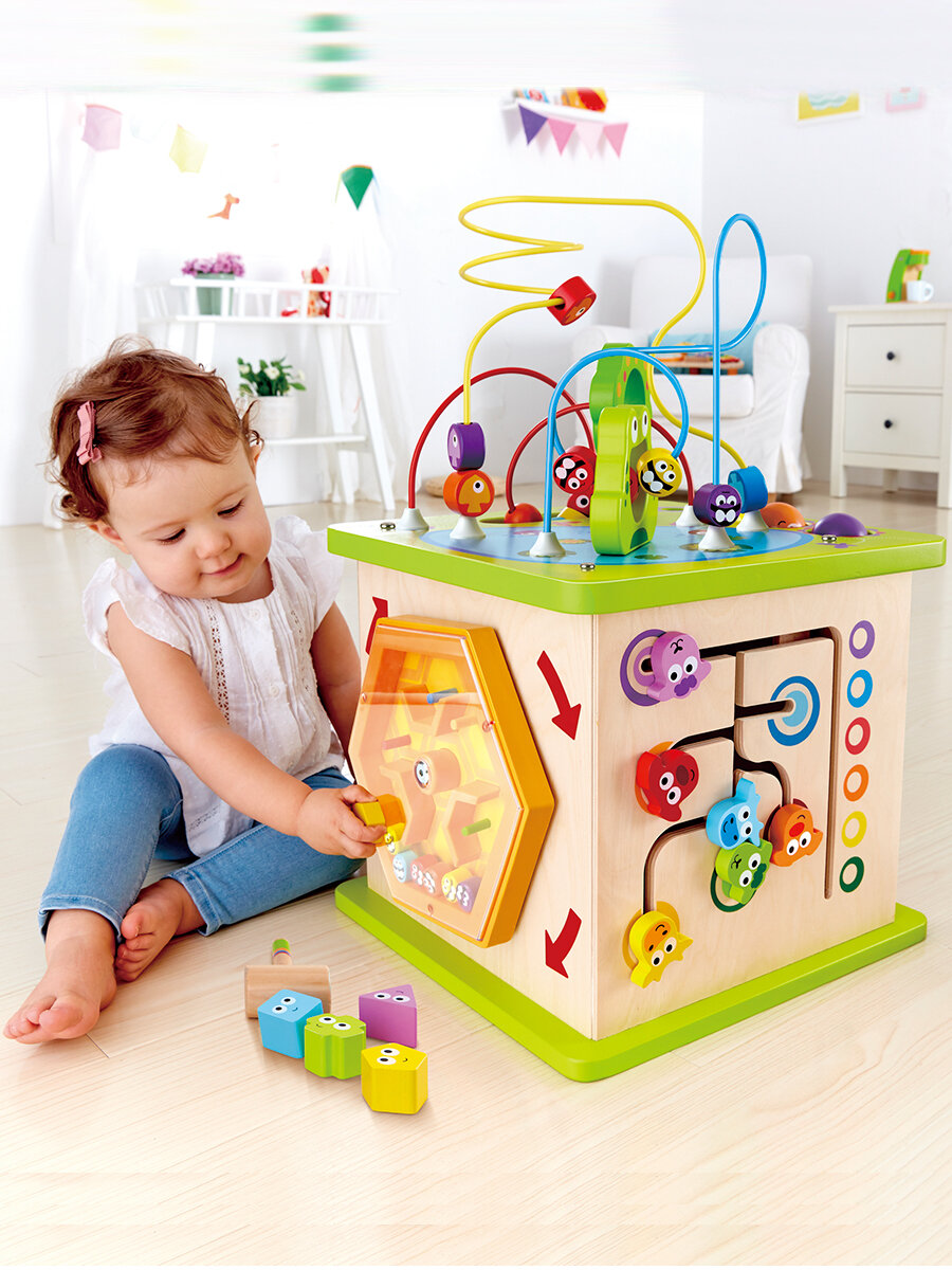 Деревянный бизиборд-сортер для малышей Hape разноцветный, E1810_HP