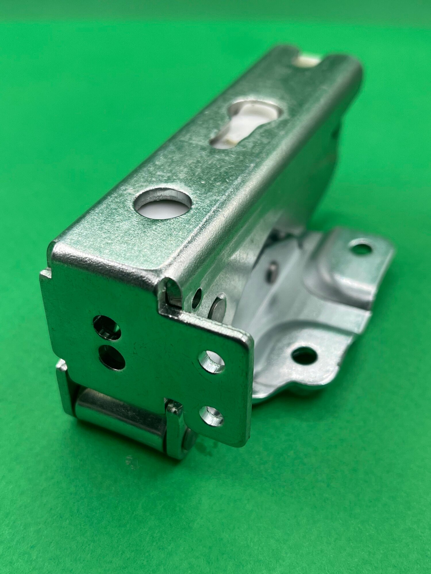 Петля двери холодильника Electrolux, Zanussi