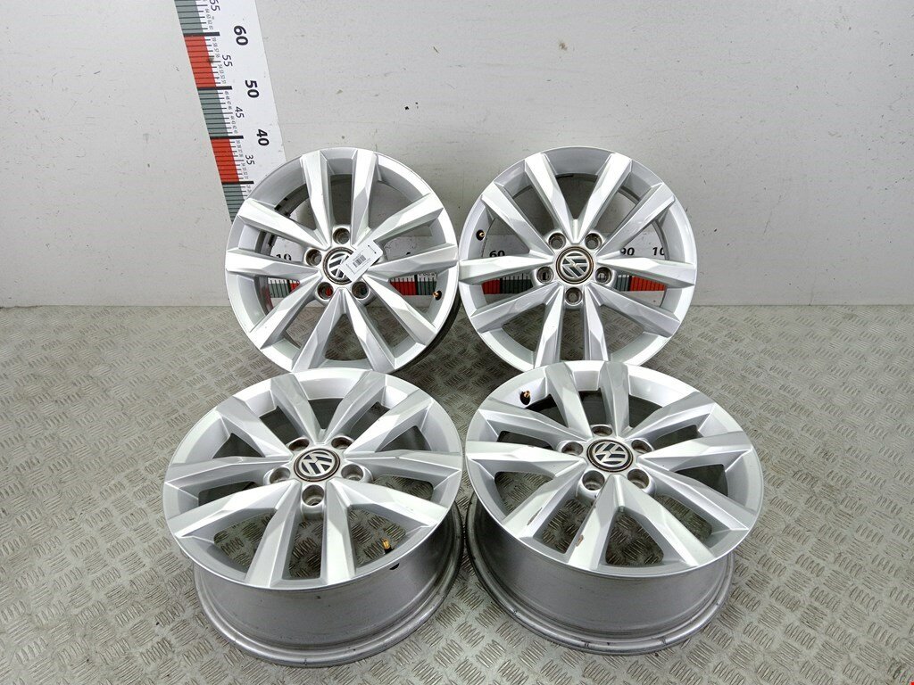 Диск литой Volkswagen Golf Sportsvan 5TA601025 арт. 2258422