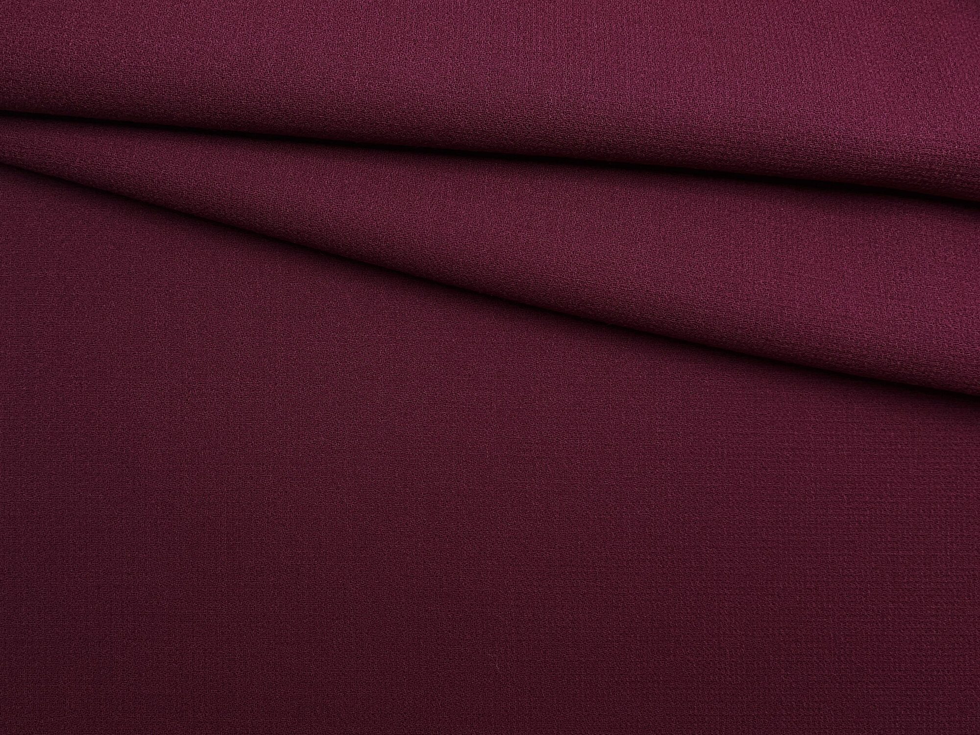 Ткань Креп бордового цвета 49367