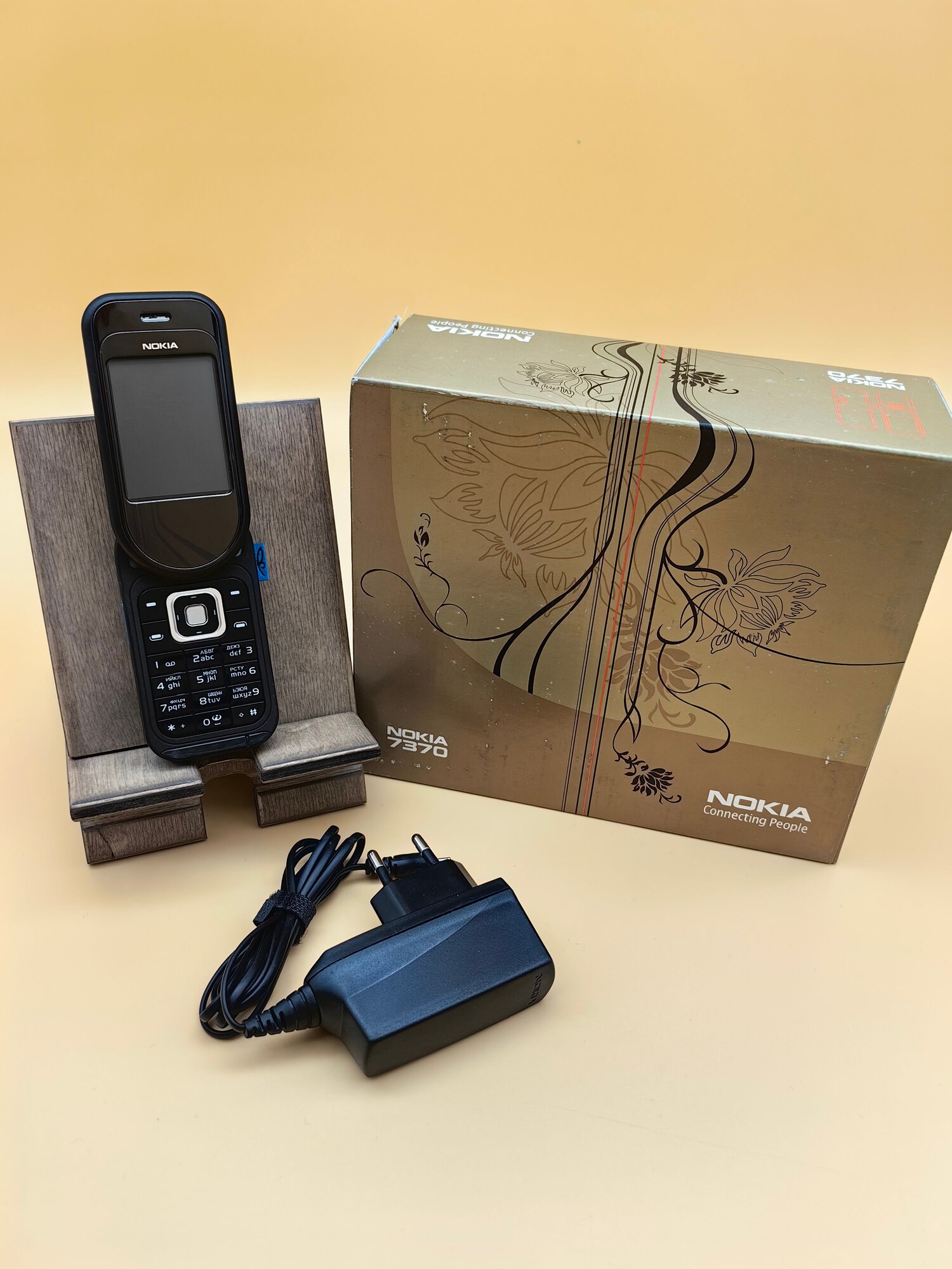 Мобильный кнопочный телефон Nokia 7370, Коричневый