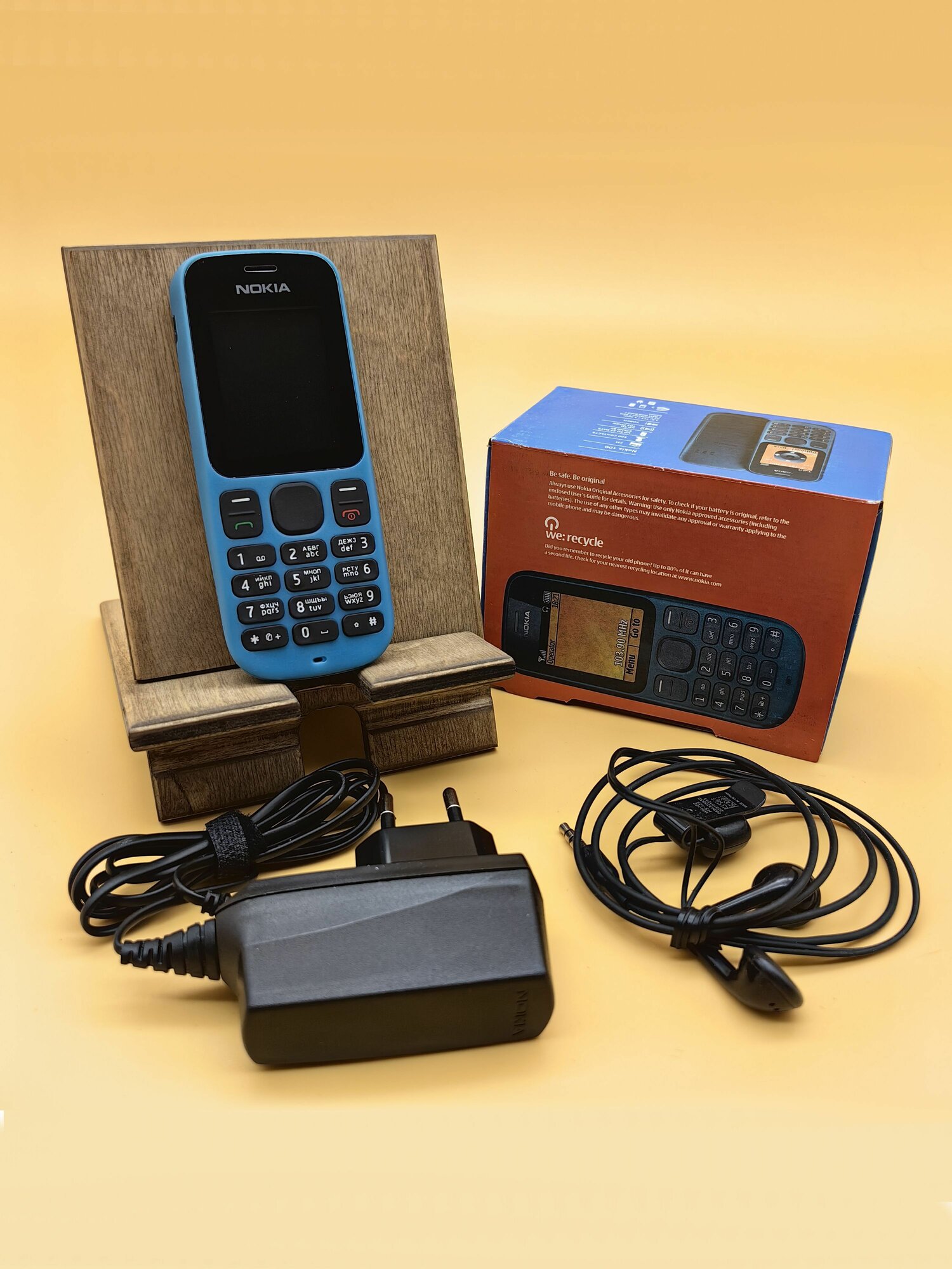 Мобильный кнопочный телефон Nokia 100, Голубой