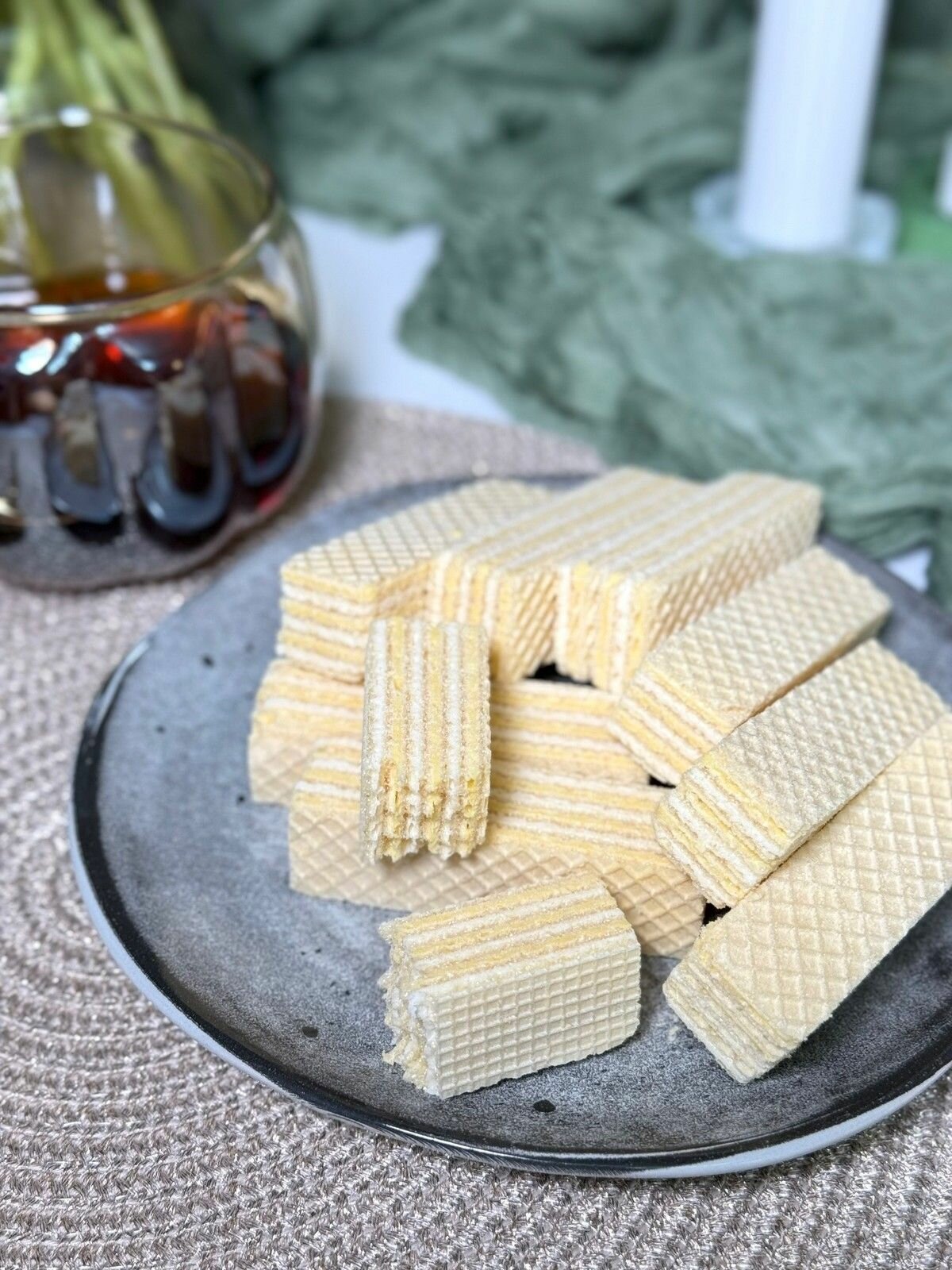 Вафли домашние хрустящие с начинкой с халвой 500гр.