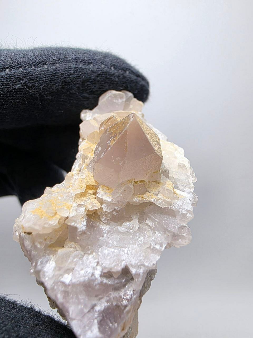 Друза кварца 69 мм, 75 г.