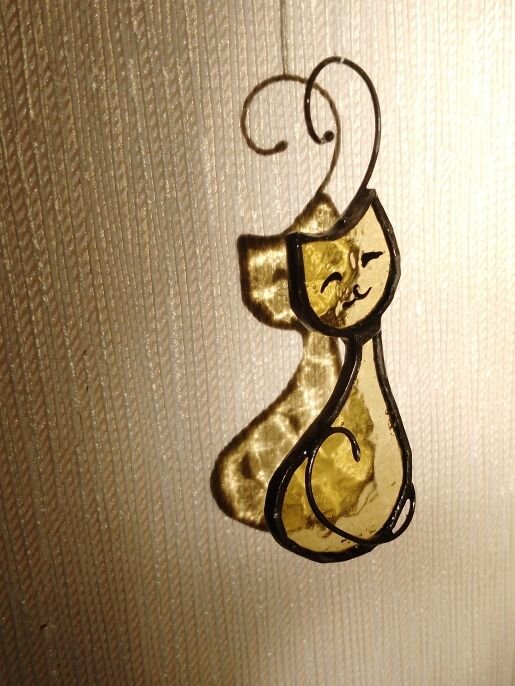 Витражная подвеска "Медовая кошечка"