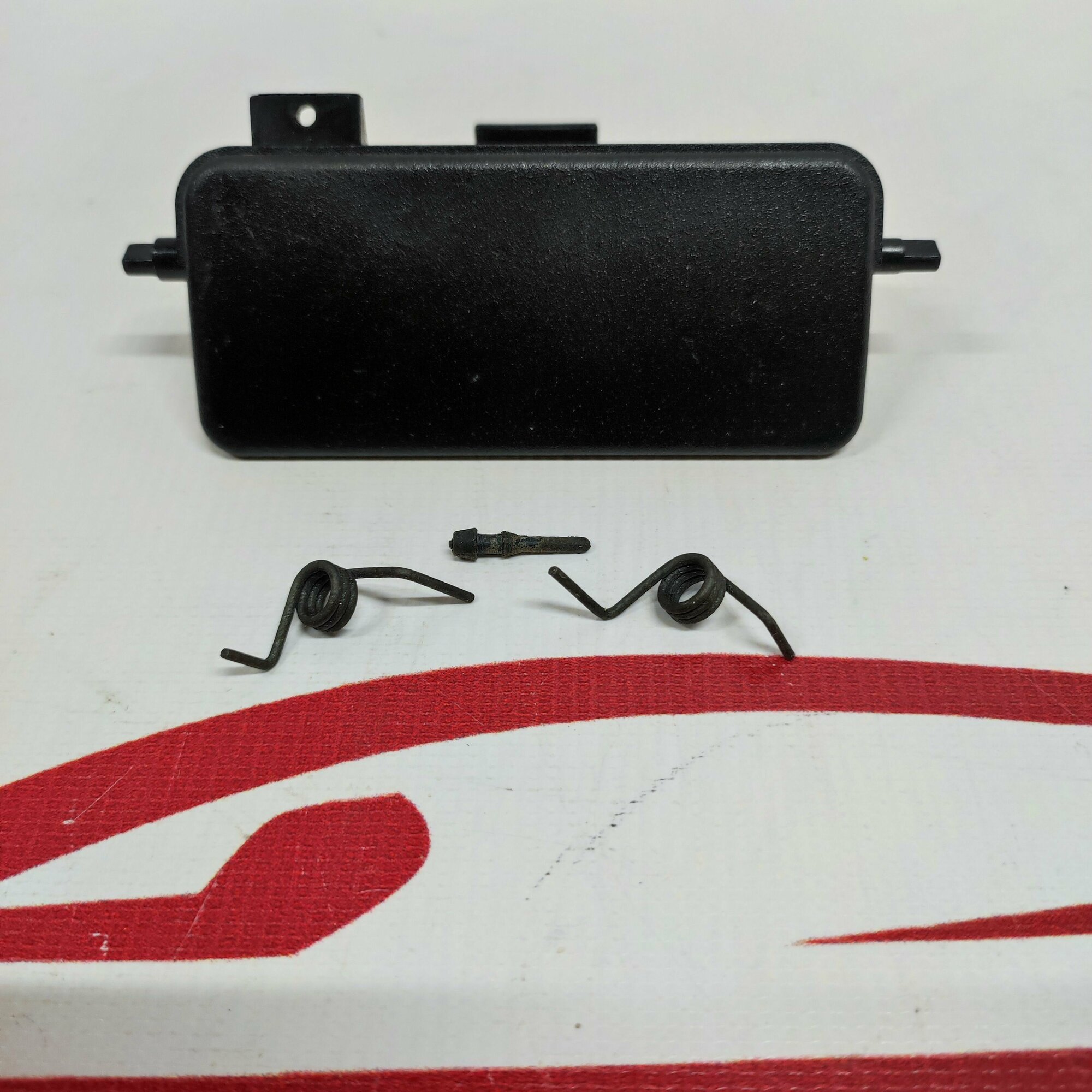 Рем комплект крышки вещевого ящика (бардачка)для 2192,2194