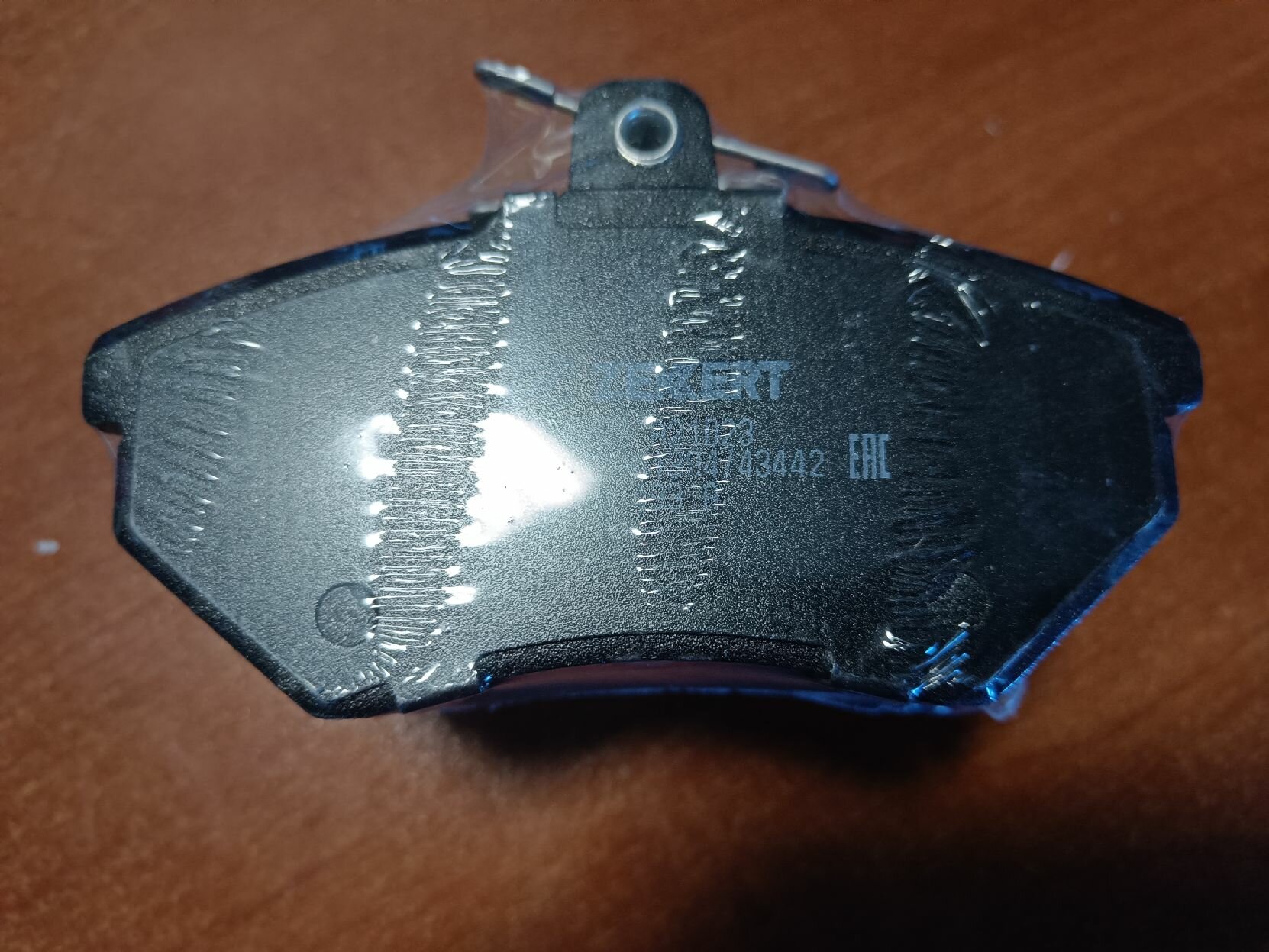 Колодки передние (с усиками) ZEKKERT Chery Amulet [1.6 8V 5MT лифтбэк]