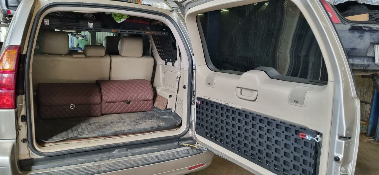 Столик на заднюю дверь Niva Chevrolet