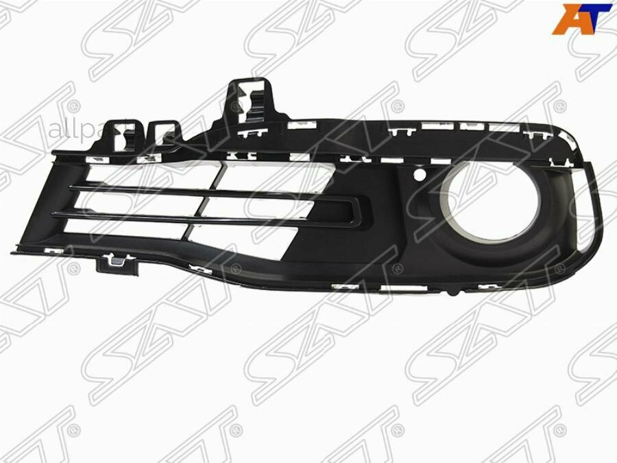 SAT ST-BM35-219-E2 Оправа ПТФ BMW 3-Series 15-19 (Слева)