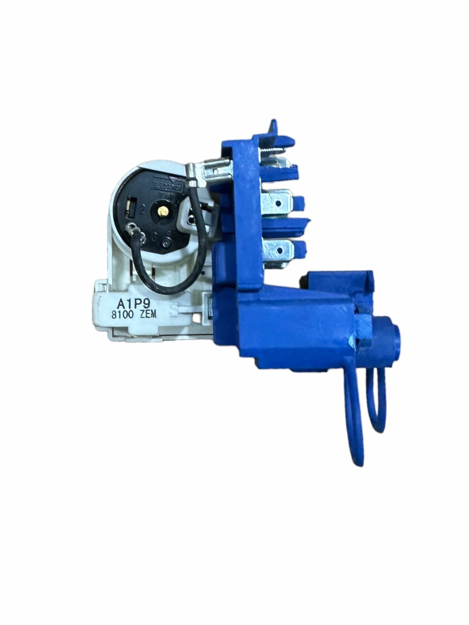 Пусковое реле компрессора A1L9 8100 ZEM