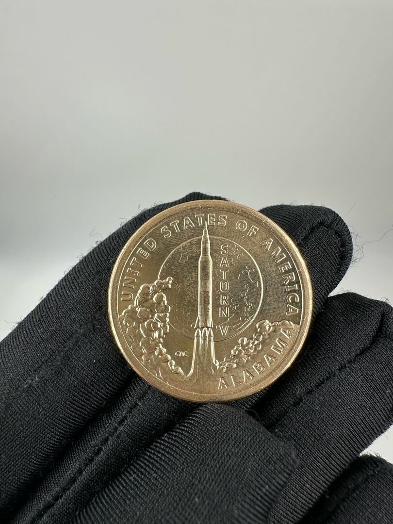 Монета 1 доллар 2024 США Американские инновации Ракета-носитель Сатурн-5 Космос! Алабама Двор P UNC