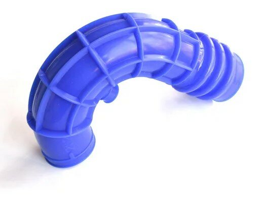 Воздуховод дроссельного патрубка ВАЗ 2111 инжектор (хобот) силикон CARUM