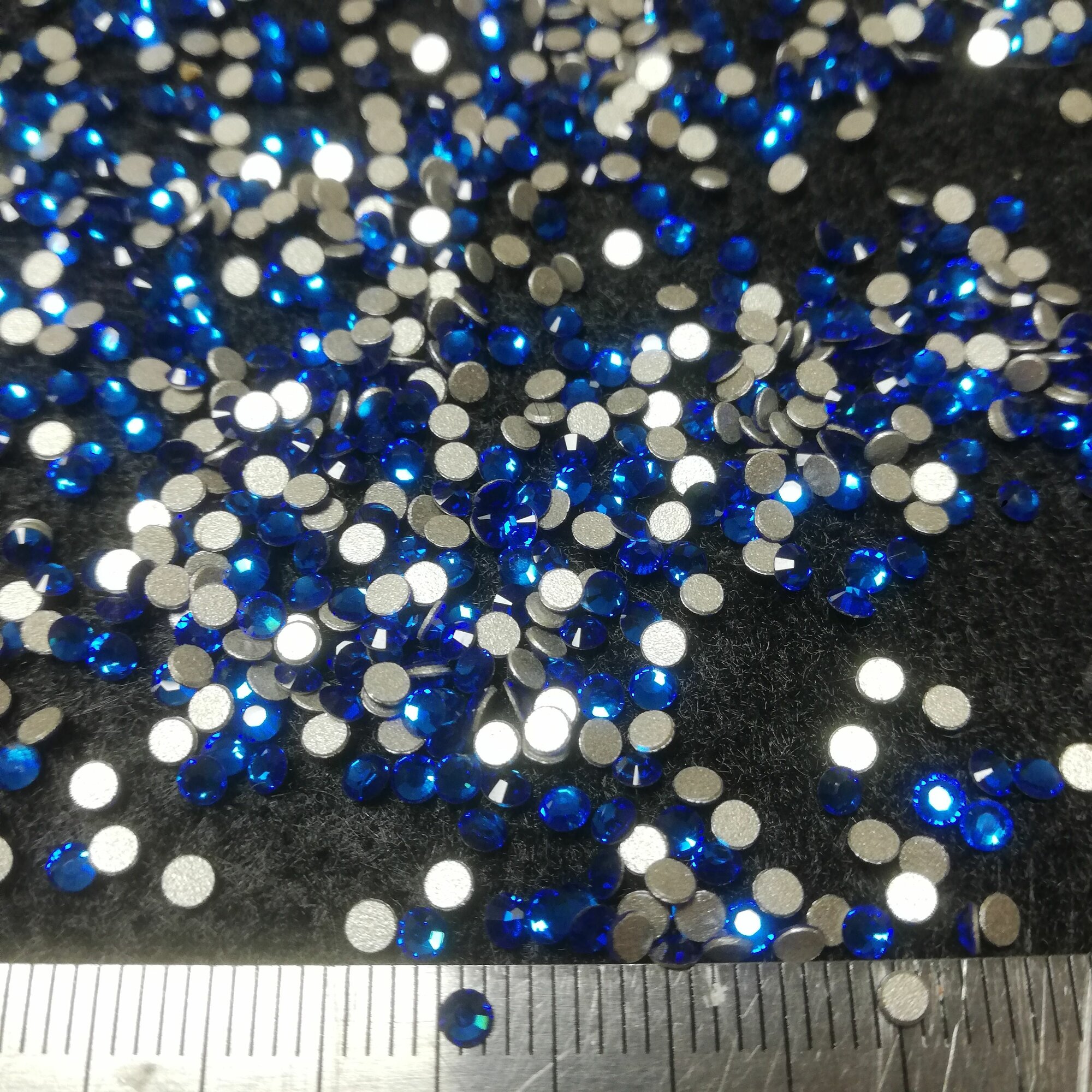 Клеевые стразы Сваровски ss 7 346 шт 2.2 мм