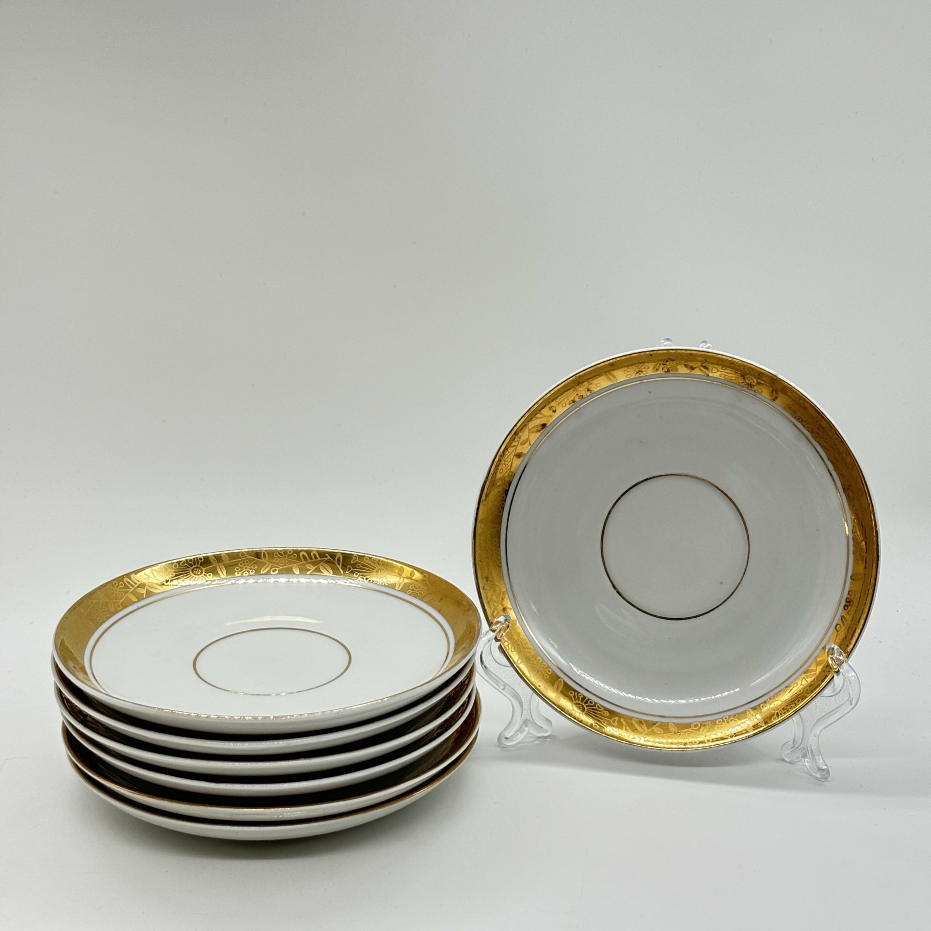 Набор из 6-ти блюдец с растительным декором по борту, фарфор, золочение, Ленинградский фарфоровый завод (ЛФЗ)