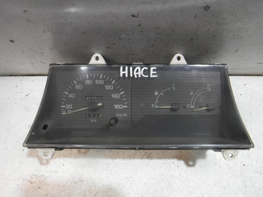 Панель приборов Toyota Hiace 8313295J00