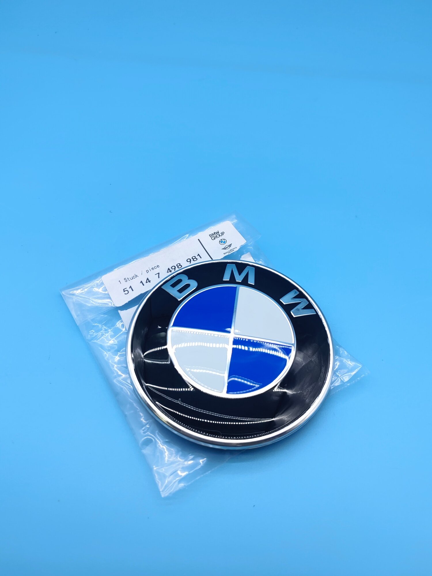 BMW Эмблема капота BMW 51147498981