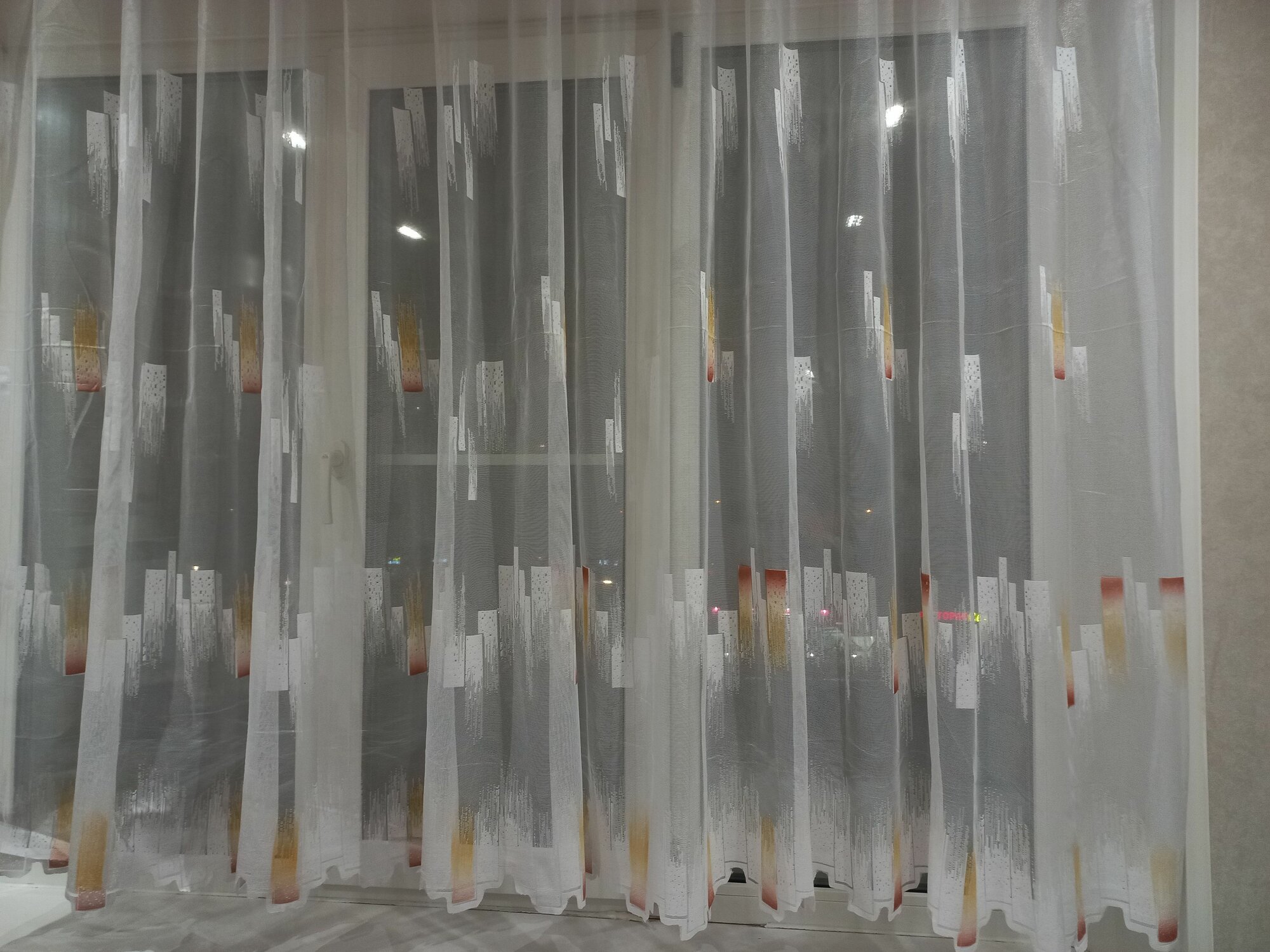 Тюль для кухни-короткие. Высота 150 см, ширина 300 см крепление-технологически обработанные прорези. Тюль для кухни, балкона, лоджии.