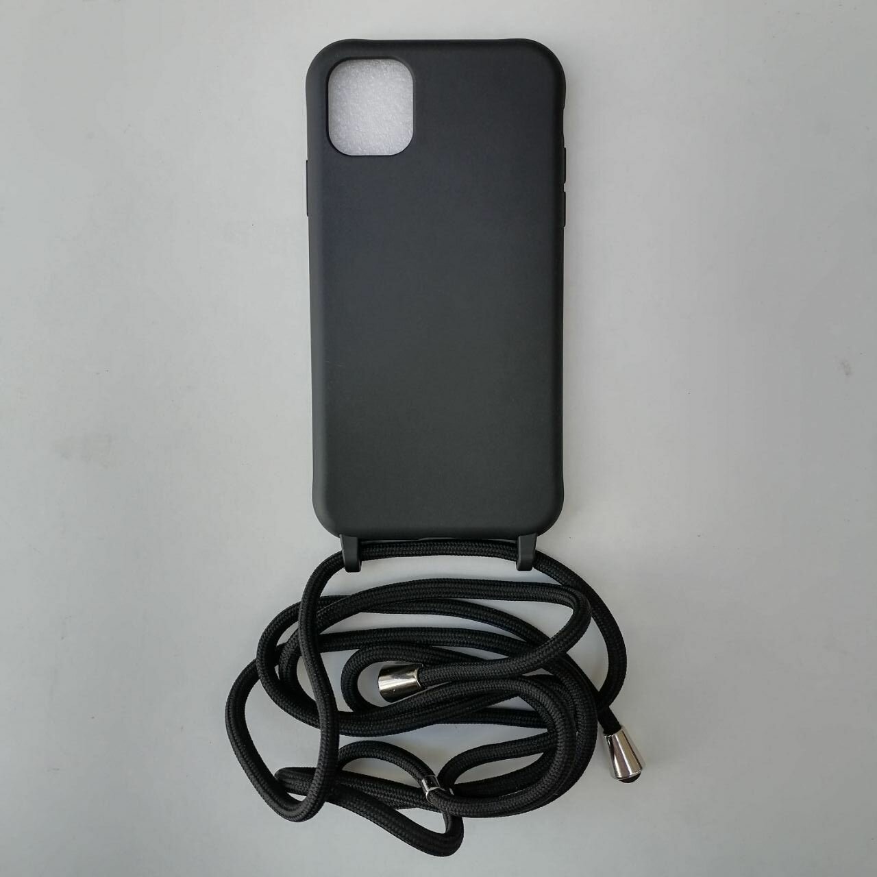 Чехол-накладка для IPhone 11 Pro из высокого качества силикона и веревкой-цепочкой на шею.