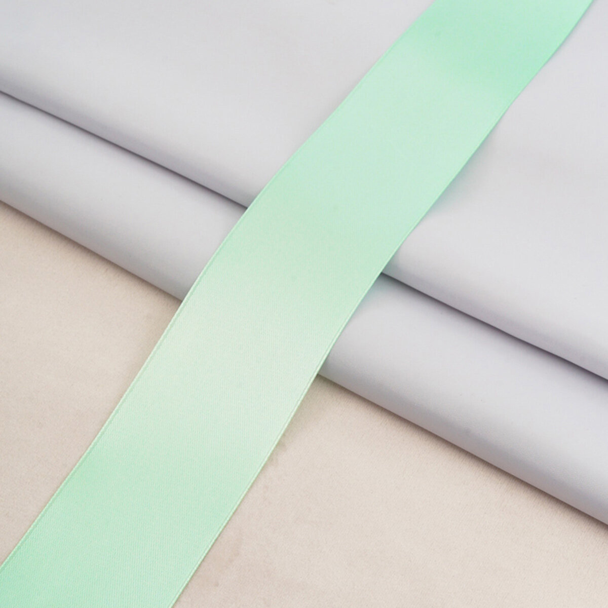 6102-0016 Лента атласная двусторонняя 50мм*22,86м (C1153 мятный), 22.86 м