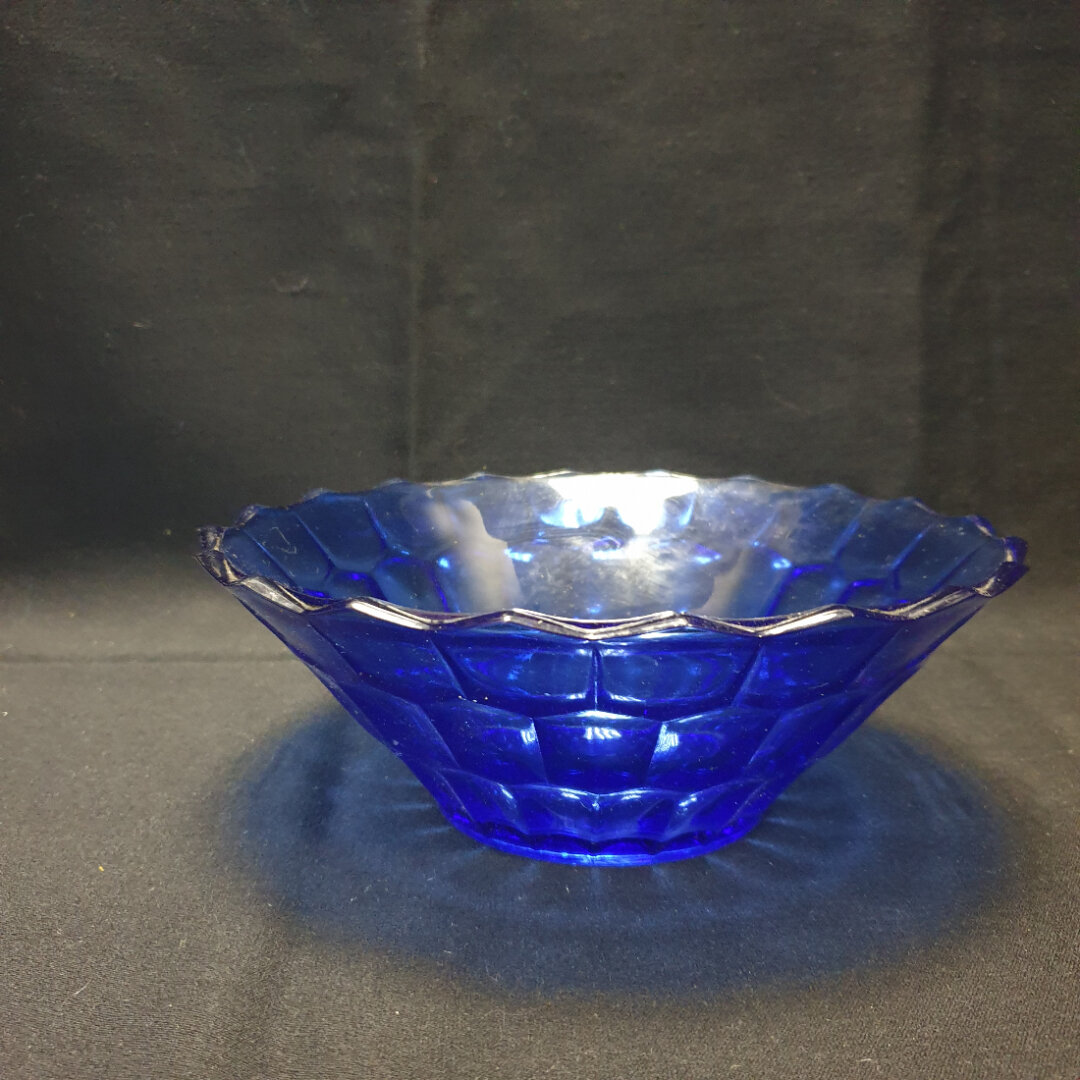 Салатник, цветное стекло, кобальт. Винтаж, СССР.