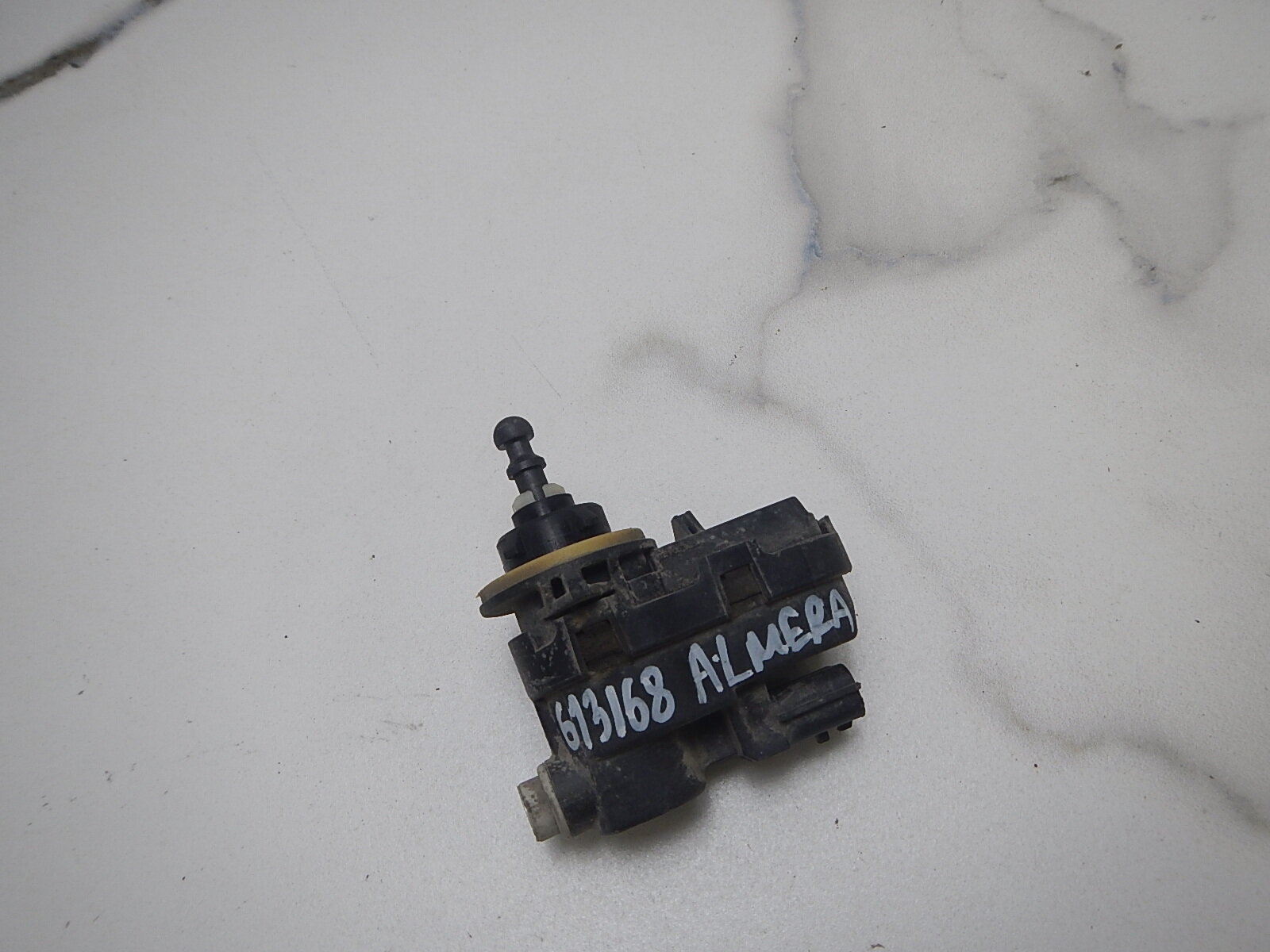 Б/У Моторчик корректора фар, Nissan (Ниссан)-ALMERA G15 (13-) NISSAN ALMERA G15 (13-) Без видимых повреждений. 613168 NI...