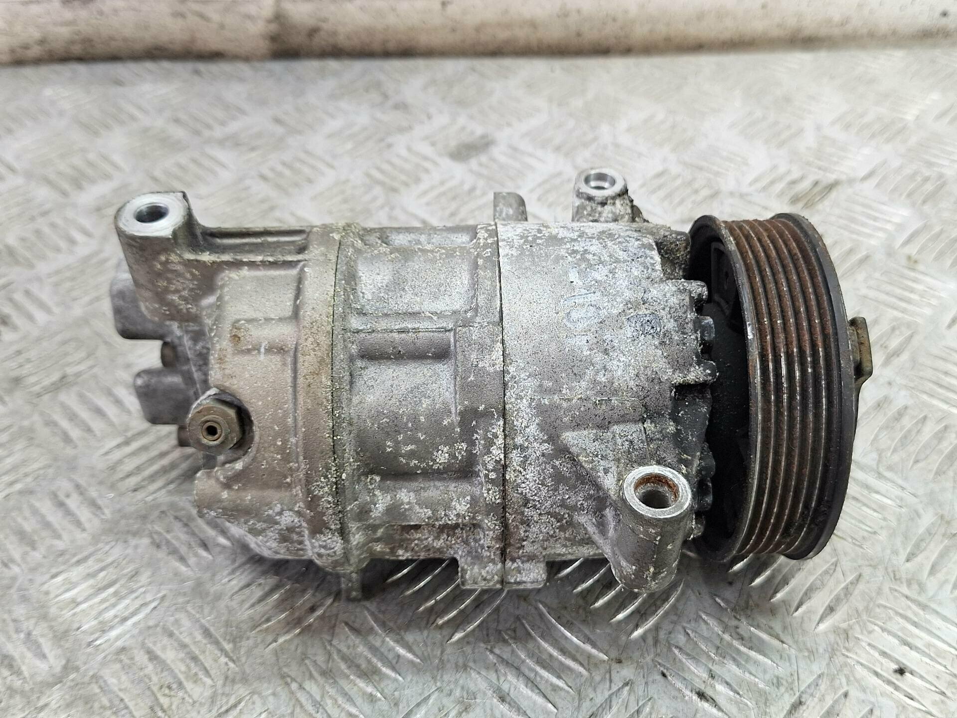 Компрессор кондиционера BMW 1 E87 2006 691538008