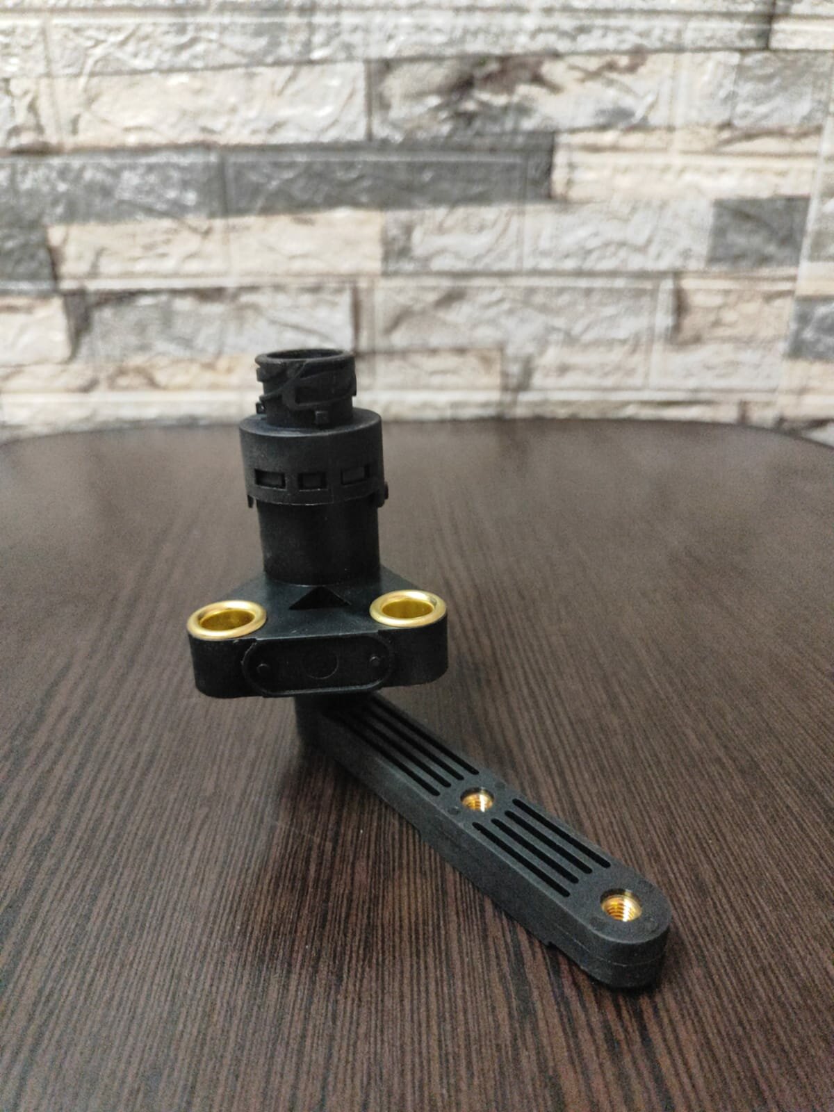 Датчик уровня пневмоподвески для DAF F 75, 85, 95,10SCF, RENAULT