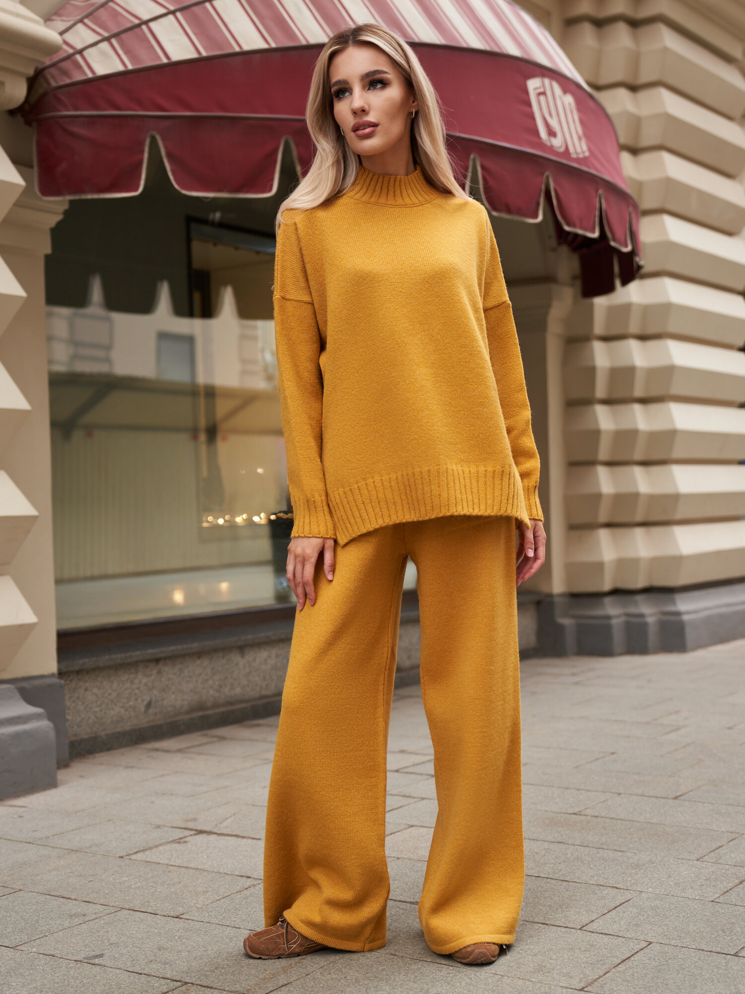 Костюм спортивный