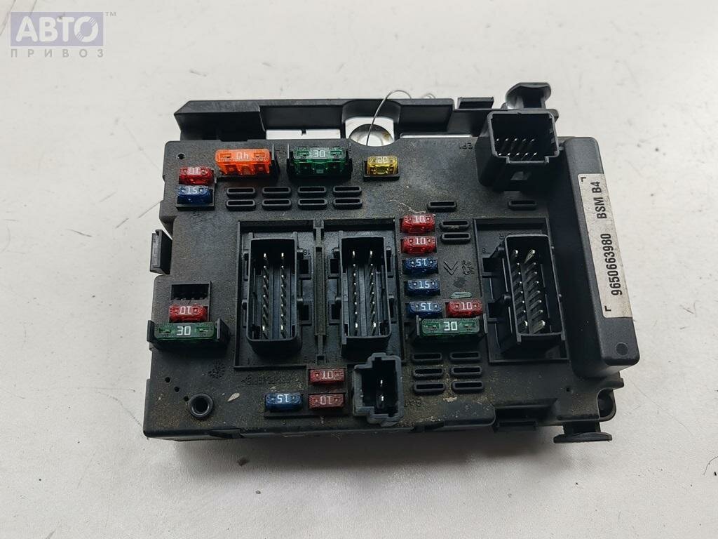 Блок предохранителей Peugeot 307