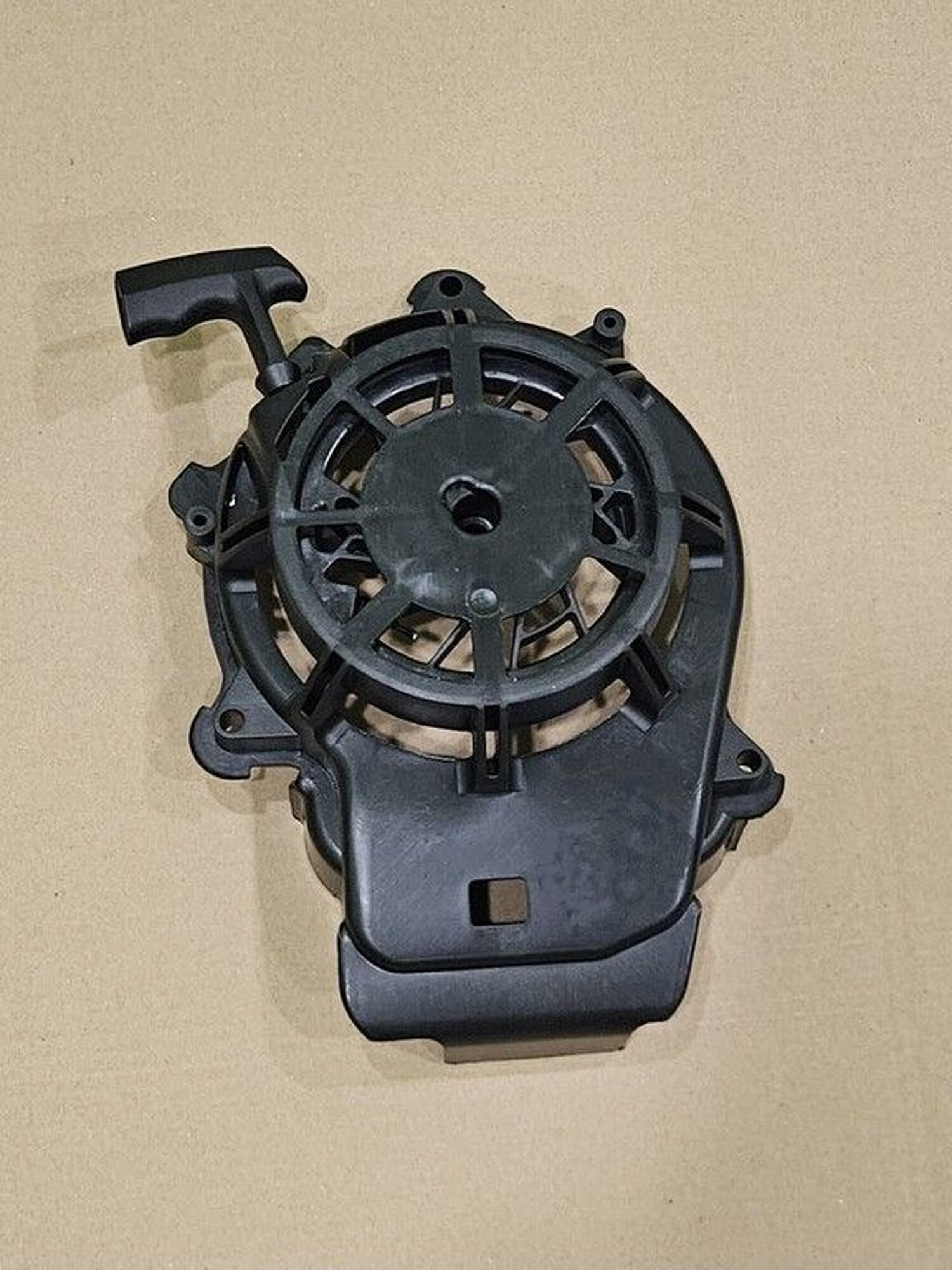 Стартер для двигателя газонокосилки Brig.gs & Stratton (594062)