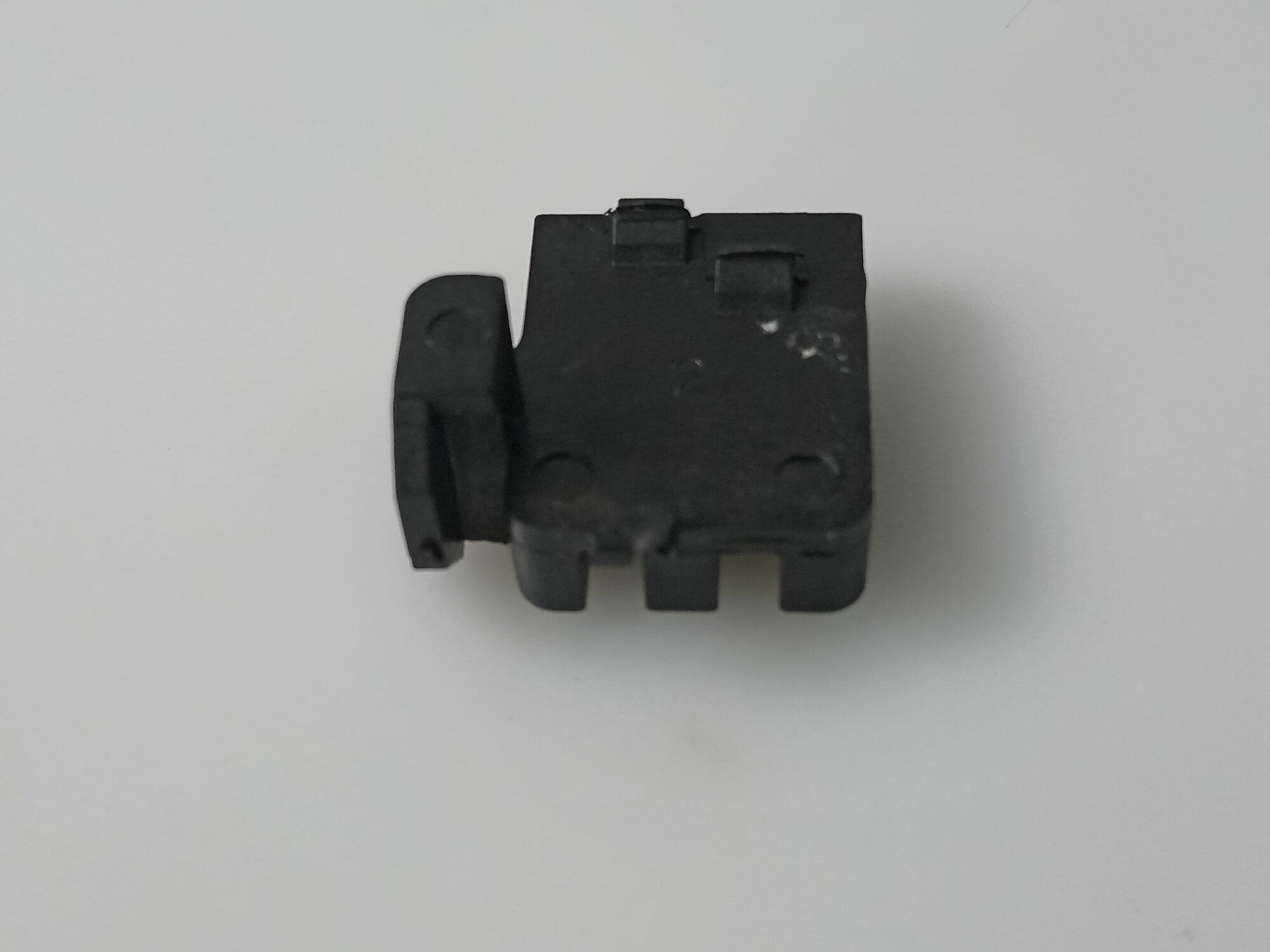 Фиксатор стекла, нижний правый, для ДШ Tuvio NF63TTBGB1