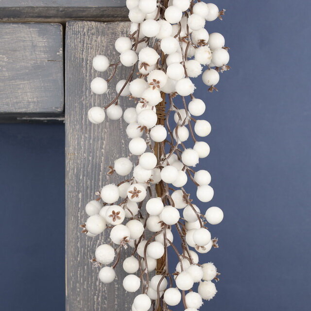 Декоративная гирлянда с белыми ягодами White Berry 260 см, Christmas Deluxe, 87343