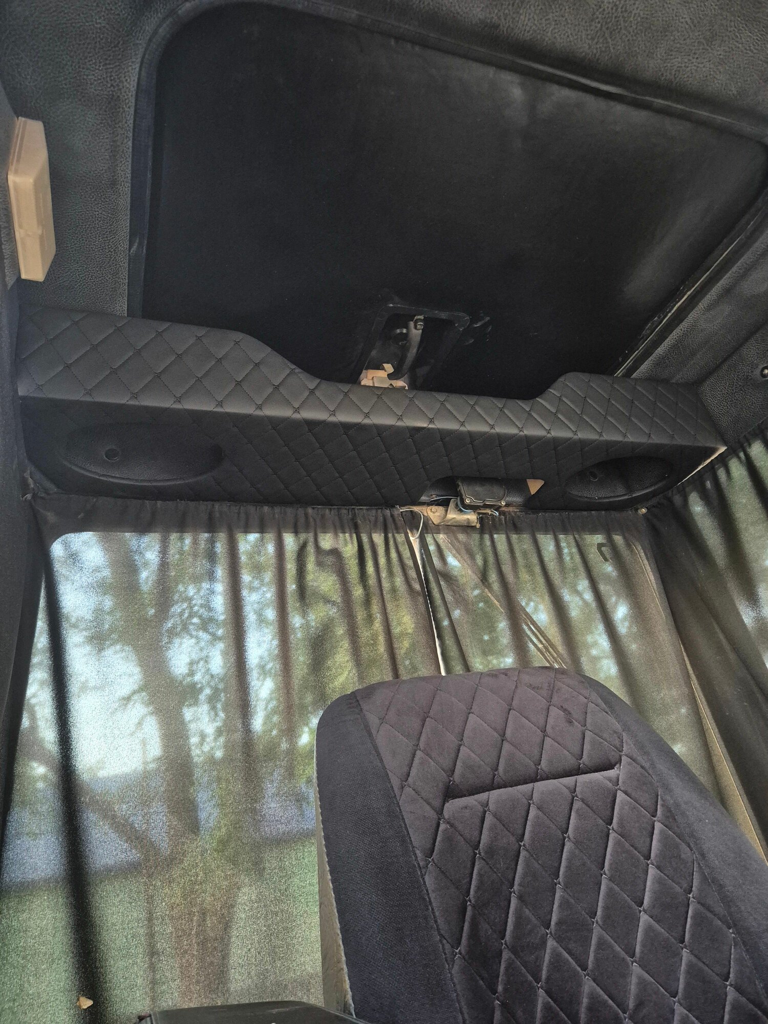 Полка автомобильная