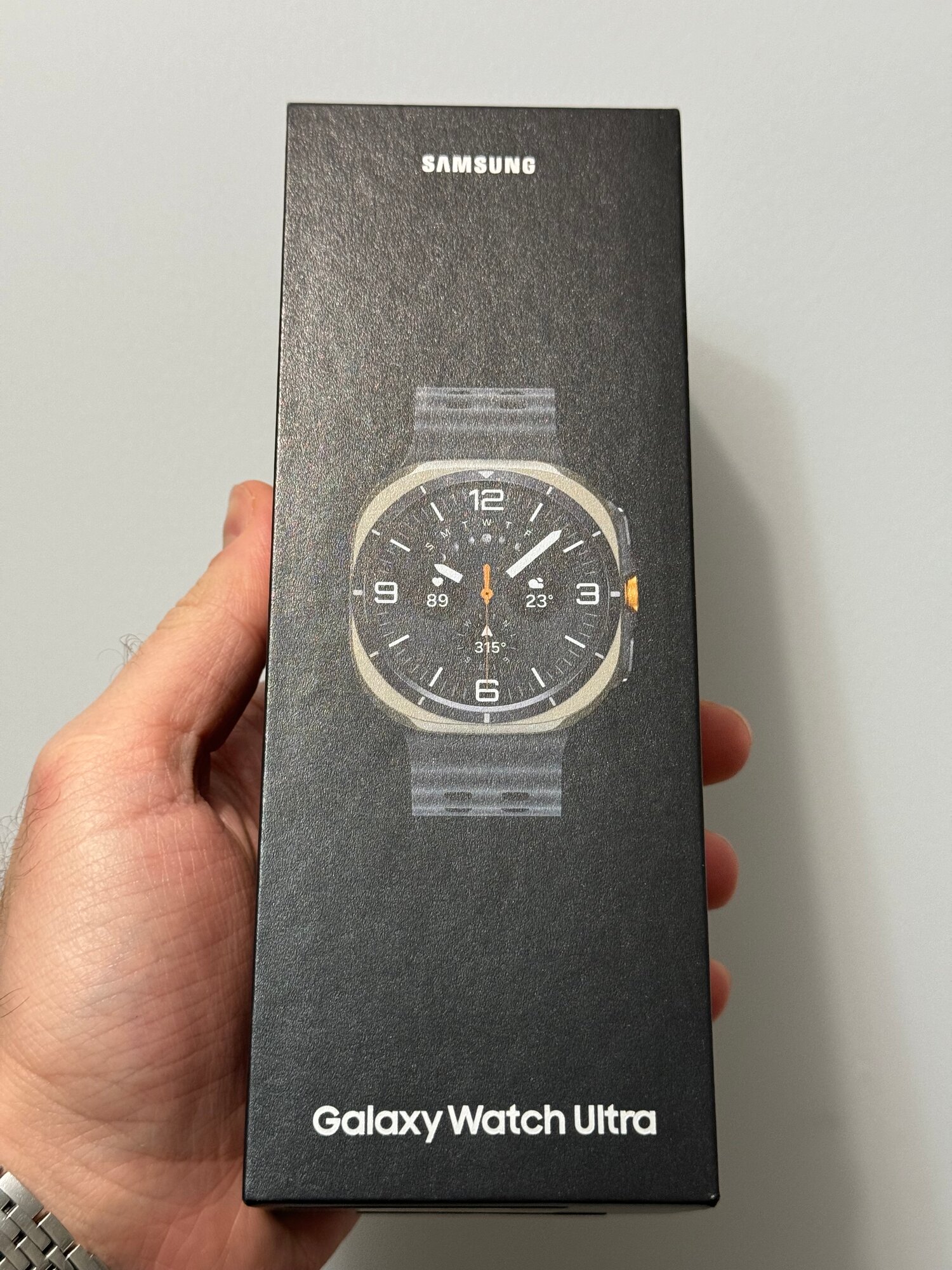 Samsung Galaxy Watch Ultra 47мм, LTE, корпус из титана серебристого цвета, морской ремешок темно-серого цвета (SM-L705)