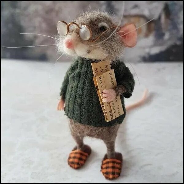 Очаровательная мышка из войлока ручной работы (техника сухого валяния иглой)