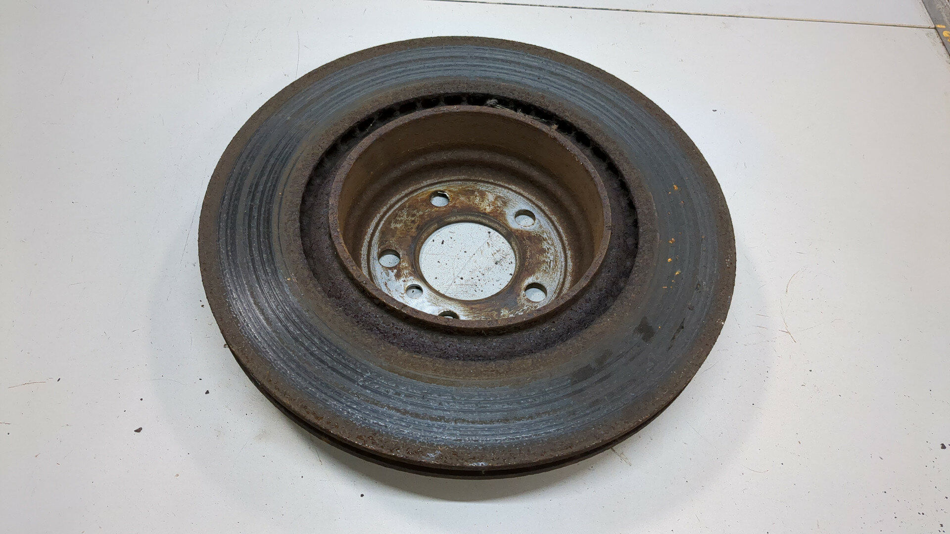 Диск тормозной задний BMW 7 F01 Б/У