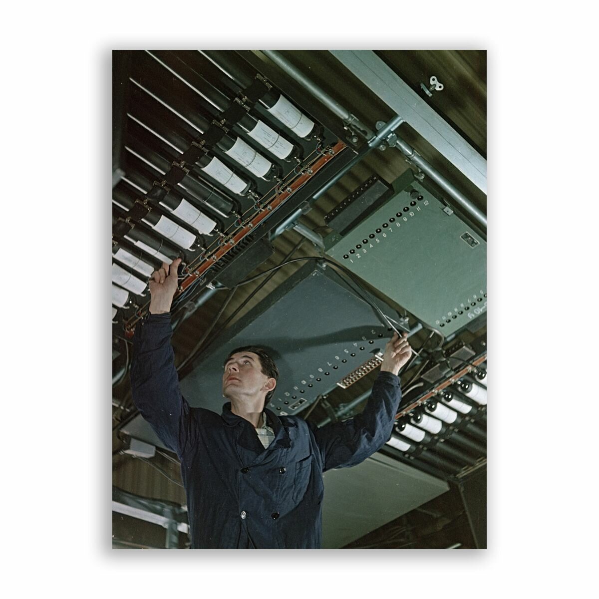 Советский постер, плакат на бумаге / Советские рабочие / Размер 40 x 53 см