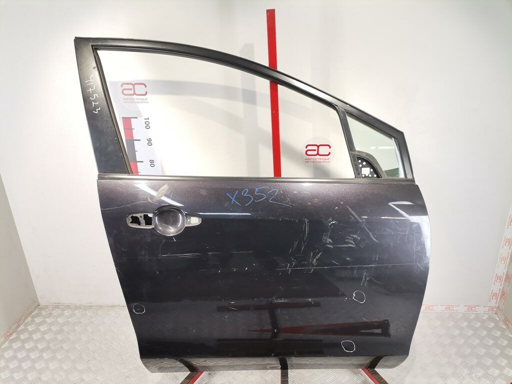 Дверь передняя правая Mazda MPV 3 L2Y65802XH арт. 417523