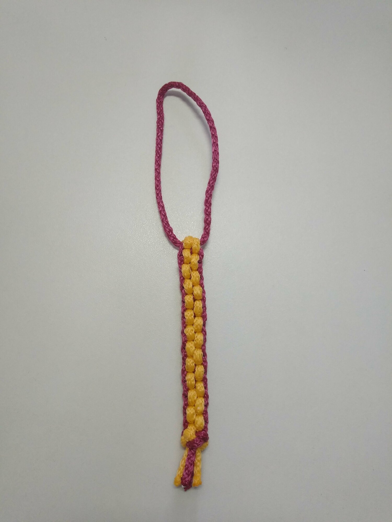 Темляк Pine Art Square Stitch, для ножей, цвет сиреневый/желтый