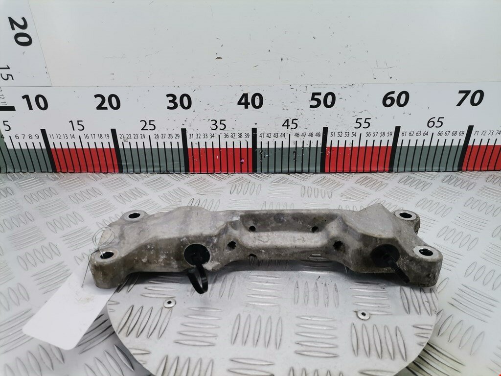 Кронштейн (крепление лапа) двигателя Peugeot 207 1839F5 арт. 1870353